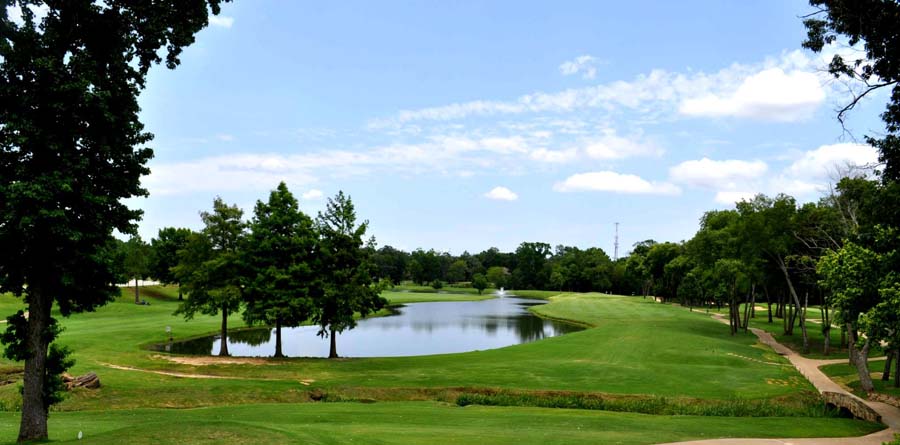 About Us - Hollytree Country Club